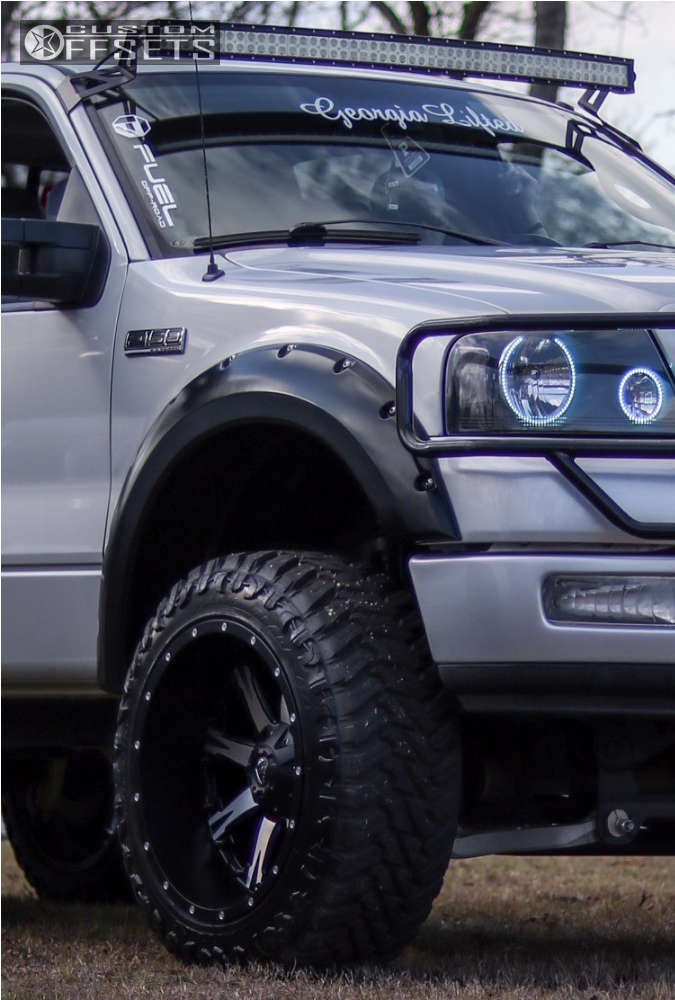2004 Ford F-150 with 22x12 -44 Fuel Nutz and 35/12.5R22 Atturo Trail ...