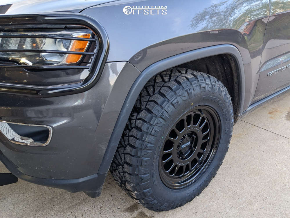 2017 Jeep Grand Cherokee with 17x8.5 25 Method Mr318 and 265/65R17 ...