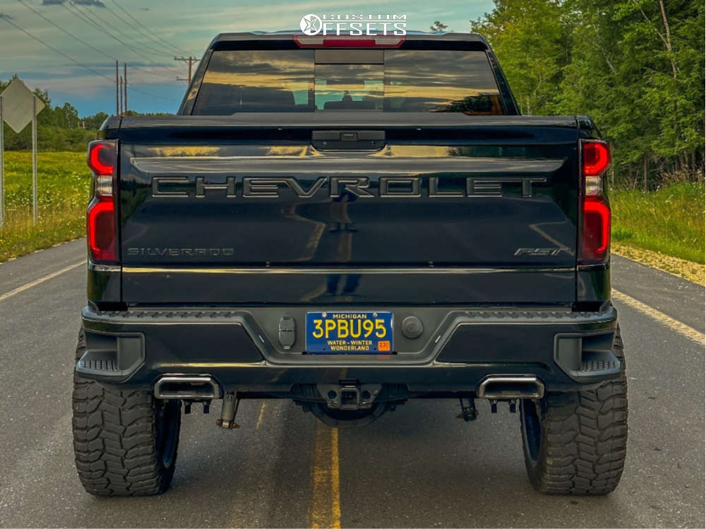 2020 Chevrolet Silverado 1500 with 24x12 -44 Hostile Venom and 35/12 ...