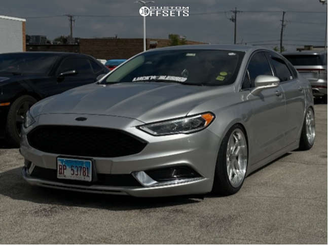 2018 Ford Fusion with 18x8.5 30 ESR Cs15 and 235/40R18 Vercelli Strada ...
