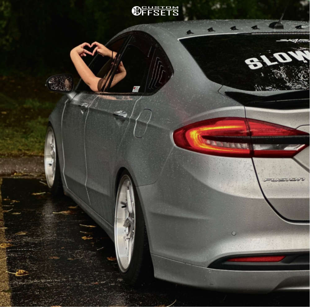 2018 Ford Fusion with 18x8.5 30 ESR Cs15 and 235/40R18 Vercelli Strada ...