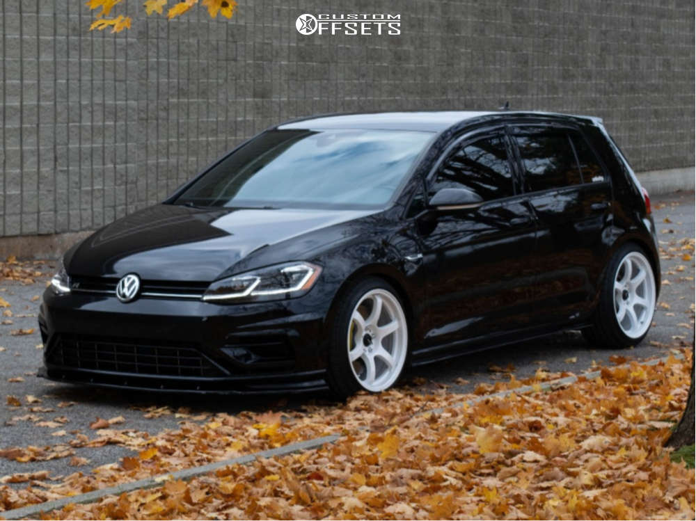 2019 Volkswagen Golf R with 18x9.5 38 Gram Lights 57dr and 225/40R18 ...