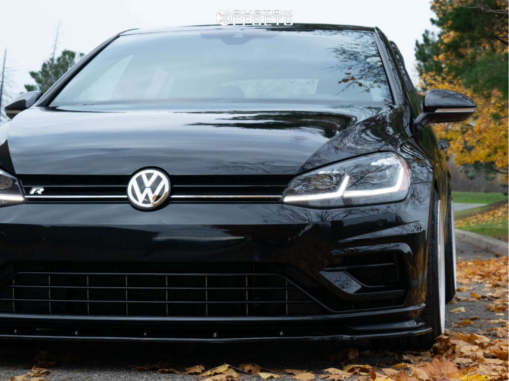 2019 Volkswagen Golf R with 18x9.5 38 Gram Lights 57dr and 225/40R18 ...