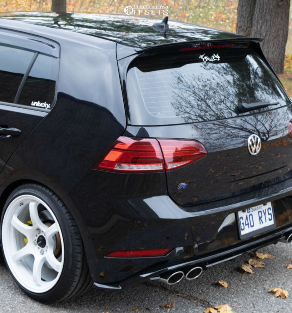 2019 Volkswagen Golf R with 18x9.5 38 Gram Lights 57dr and 225/40R18 ...