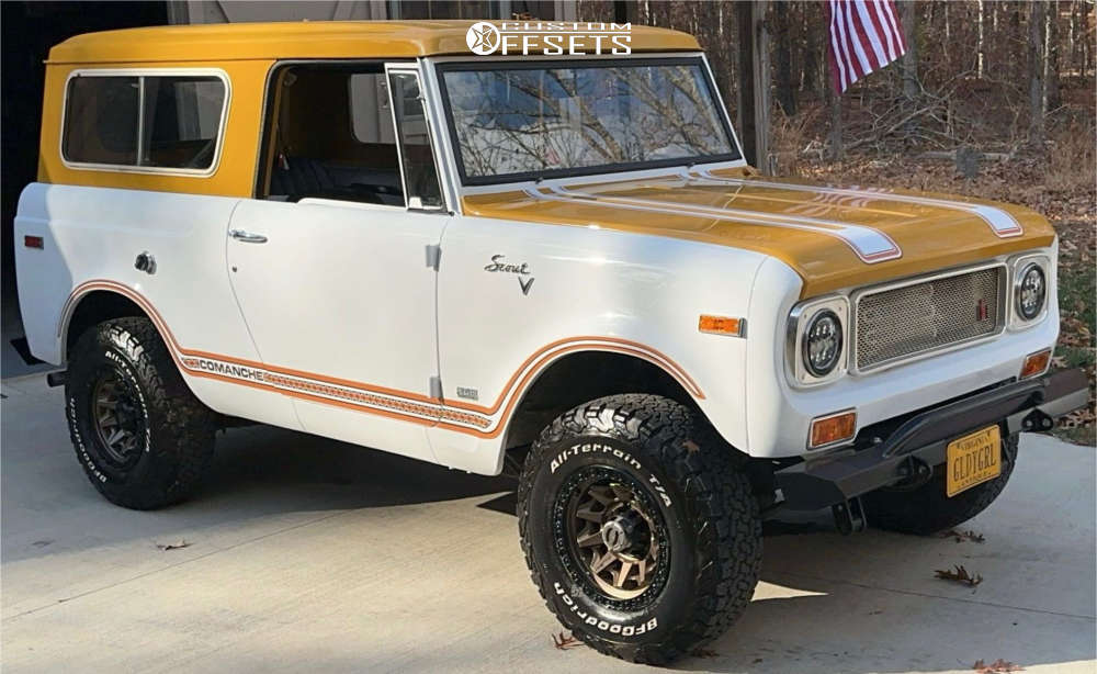 1971 International Scout 800B with 15x8 -19 Fuel Covert and 30/9.5R15 ...
