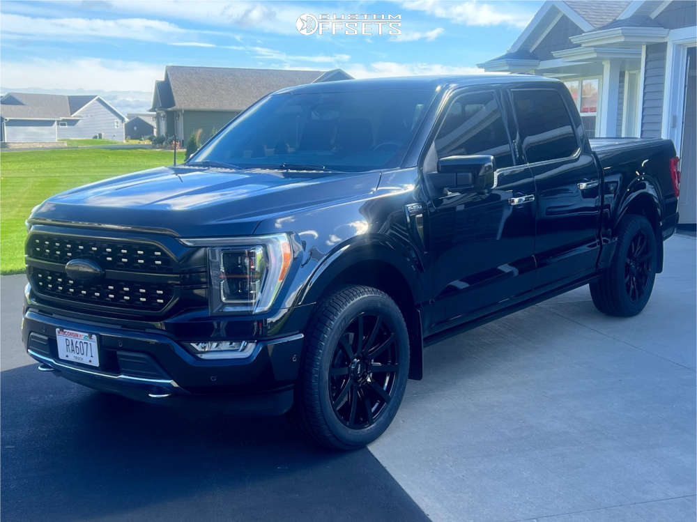 2021 Ford F-150 with 22x9 30 Voxx Vento and 275/50R22 Michelin Defender ...