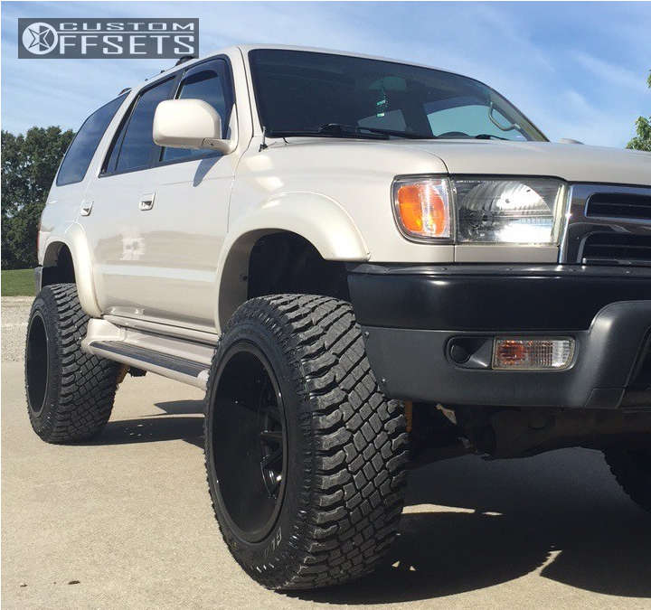 2000 Toyota 4Runner with 20x12 -44 V-Rock Anvil and 33/12.5R20 Atturo ...