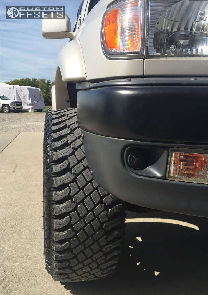 2000 Toyota 4Runner with 20x12 -44 V-Rock Anvil and 33/12.5R20 Atturo ...