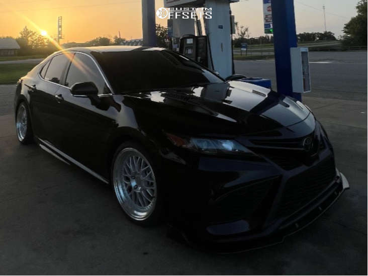 2023 Toyota Camry with 18x8.5 30 ESR Sr01 and 225/35R18 Westlake SA07 ...