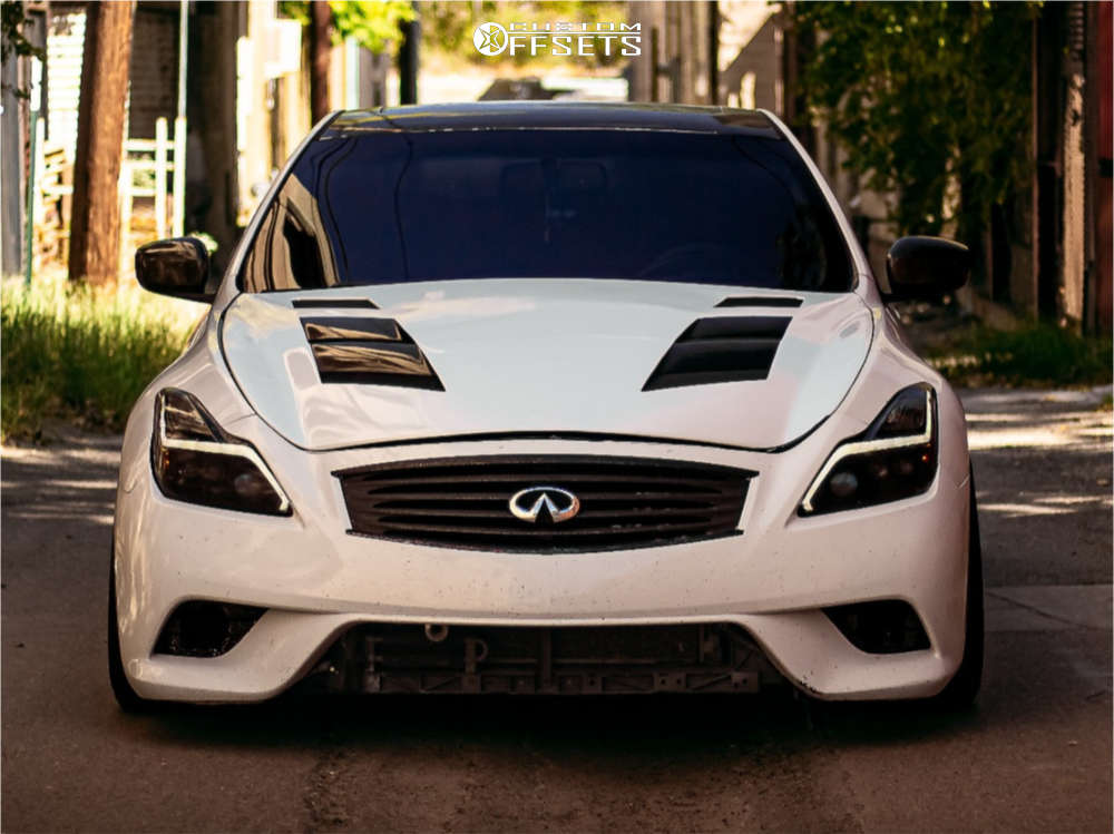 2010 INFINITI G37 with 19x9.5 35 ESR Rf2 and 245/35R19 Continental ...