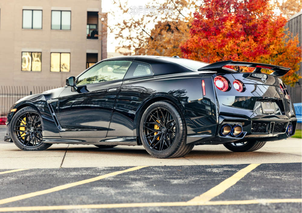 2024 Nissan GT-R with 20x10.5 38 Rohana Rfx17 and 285/35R20 Michelin ...