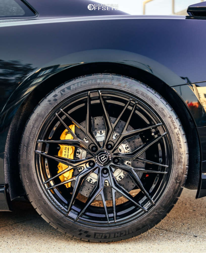 2024 Nissan GT-R with 20x10.5 38 Rohana Rfx17 and 285/35R20 Michelin ...