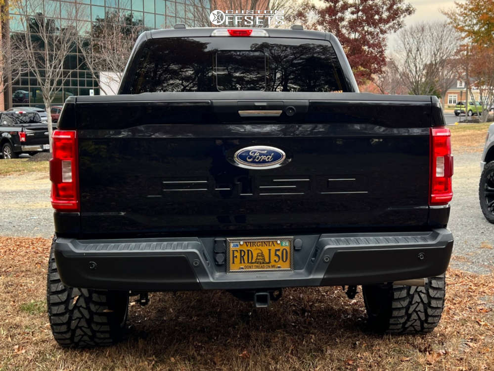 2021 Ford F-150 with 22x14 -76 TIS 544bm and 33/13.5R22 Versatyre MXT ...