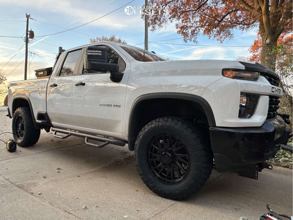 2020 Chevrolet Silverado 2500 HD with 20x9 18 TIS 547b and 35/12.5R20 ...