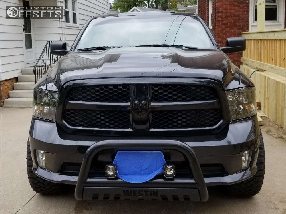 2017 Ram 1500 with 22x12 -45 Tuff T12 and 33/12.5R22 Free Passer Ct404 ...