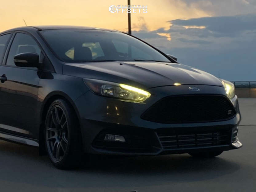 2017 Ford Focus with 18x8.5 42 Konig Heliogram and 235/40R18 Goodyear ...