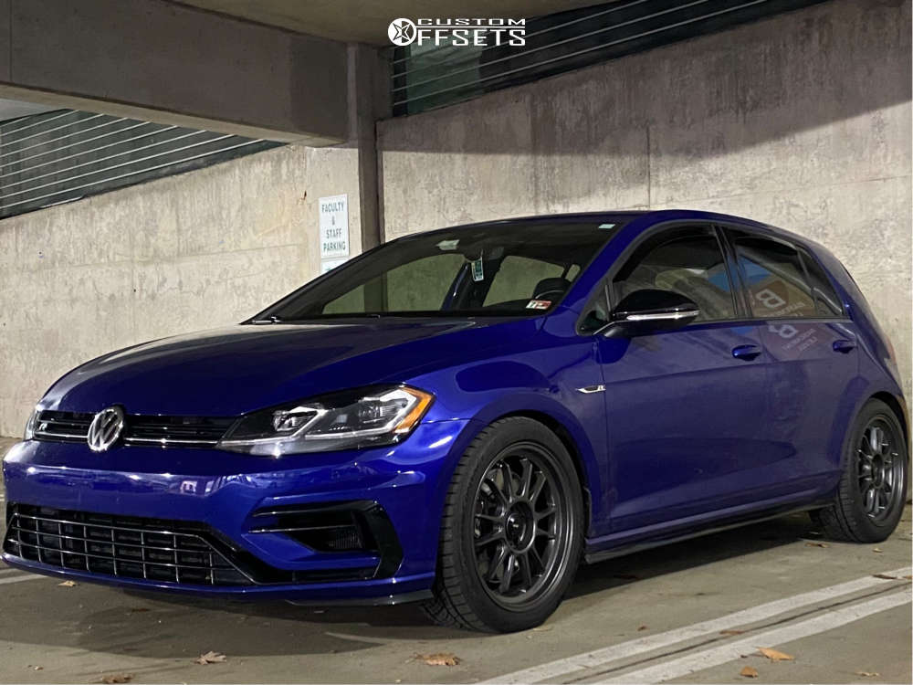 2019 Volkswagen Golf R with 18x8.5 43 Konig Hypergram and 245/40R18 ...