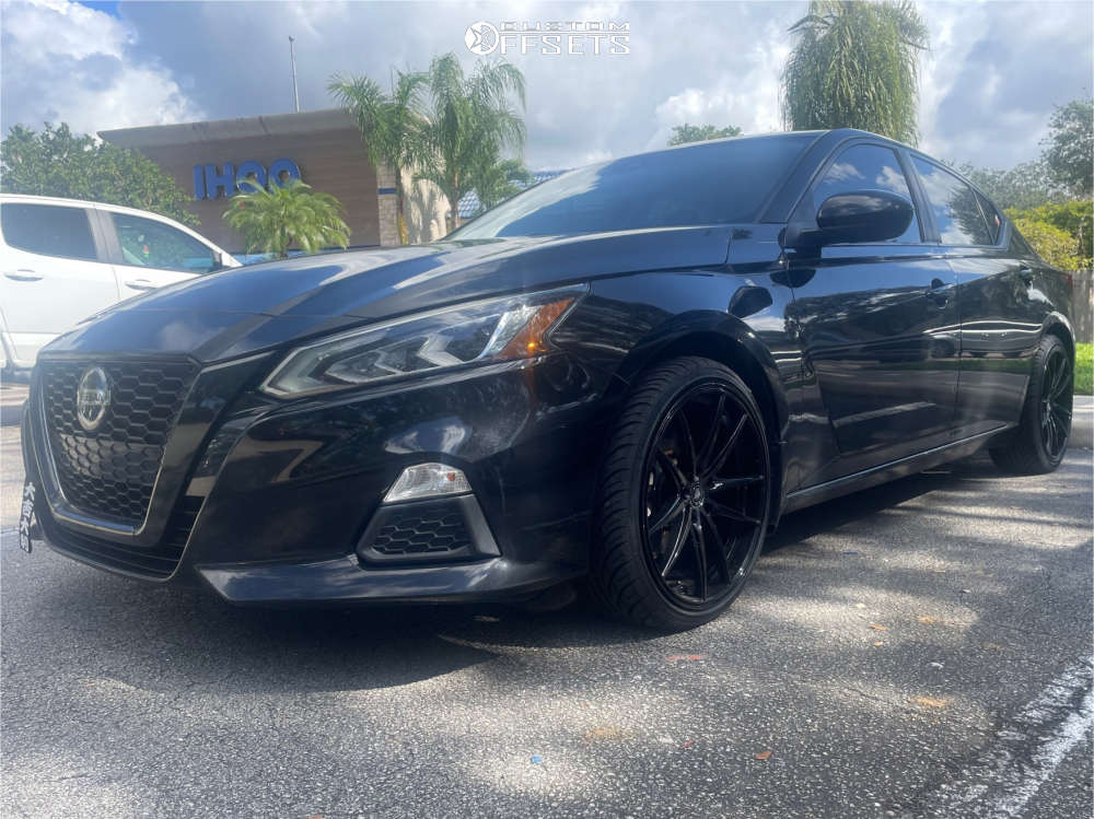 2020 Nissan Altima with 19x8.5 30 Konig Oversteer and 225/35R19 Venom ...