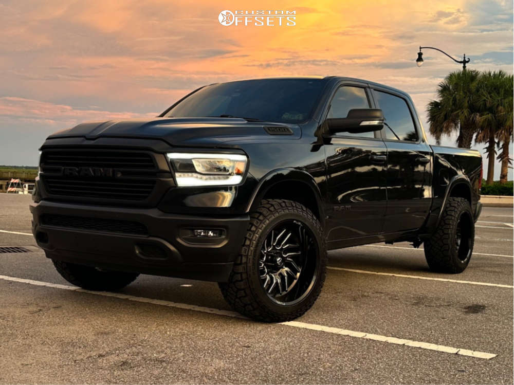 2019 Ram 1500 with 22x12 -44 Fuel Hurricane and 35/12.5R22 Kenda Klever ...