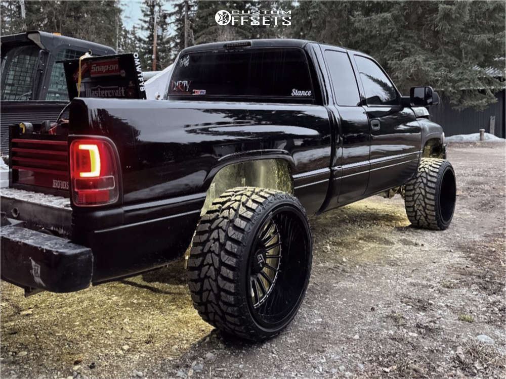 2001 Dodge Ram 2500 with 24x14 -76 GT Offroad Strike and 33/13.5R24 ...