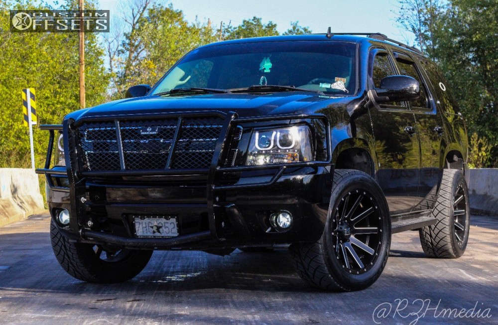 2007 Chevrolet Tahoe with 20x10 -24 XD Heist and 305/50R20 Nitto NT420V ...