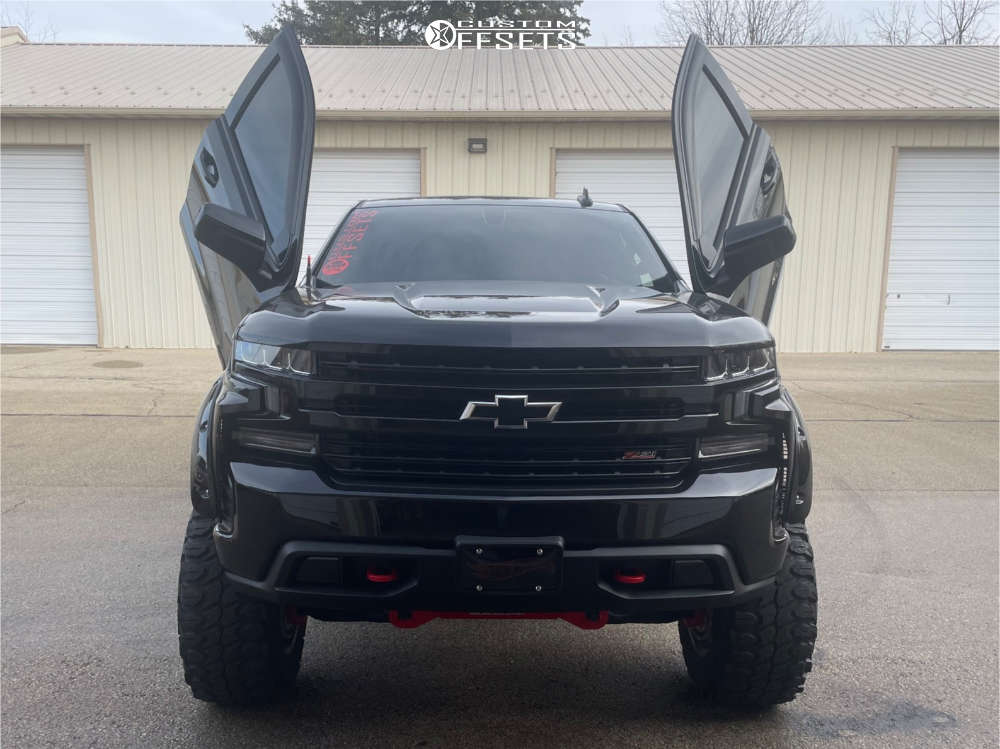 2020 Chevrolet Silverado 1500 with 20x12 -44 TIS 544rm and 37/13.5R20 ...