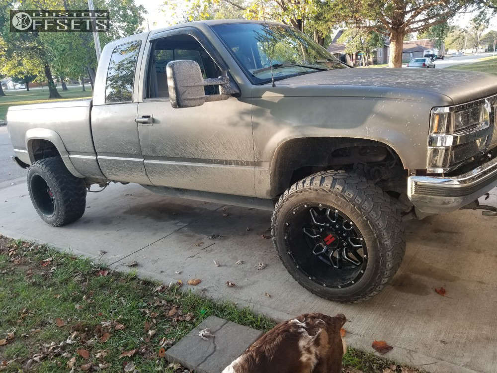 1999 Chevrolet K2500 with 20x12 -44 Havok H109 and 33/12.5R20 Kenda ...
