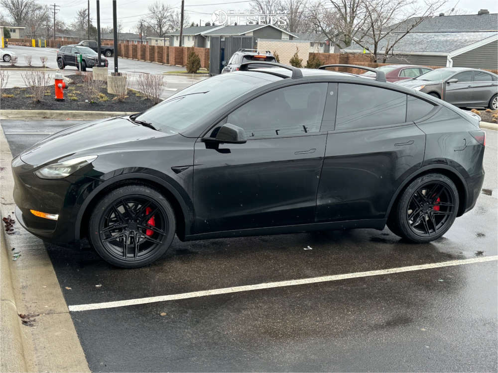 2022 Tesla Y with 20x10.5 45 Verde Incise and 275/40R20 Arroyo Grand ...