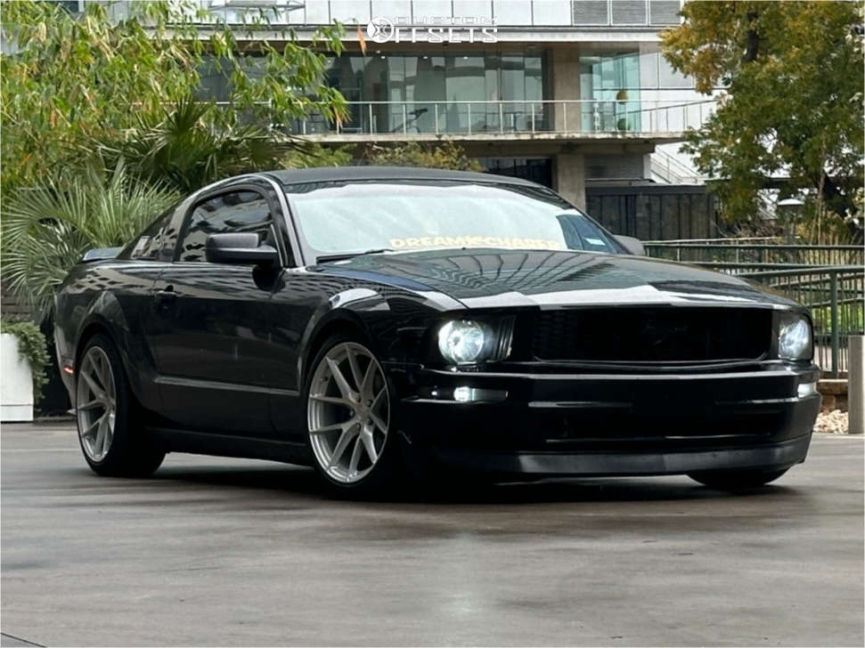 2006 Ford Mustang with 19x9.5 35 Aodhan Aff7 and 245/40R19 Lexani Lx ...