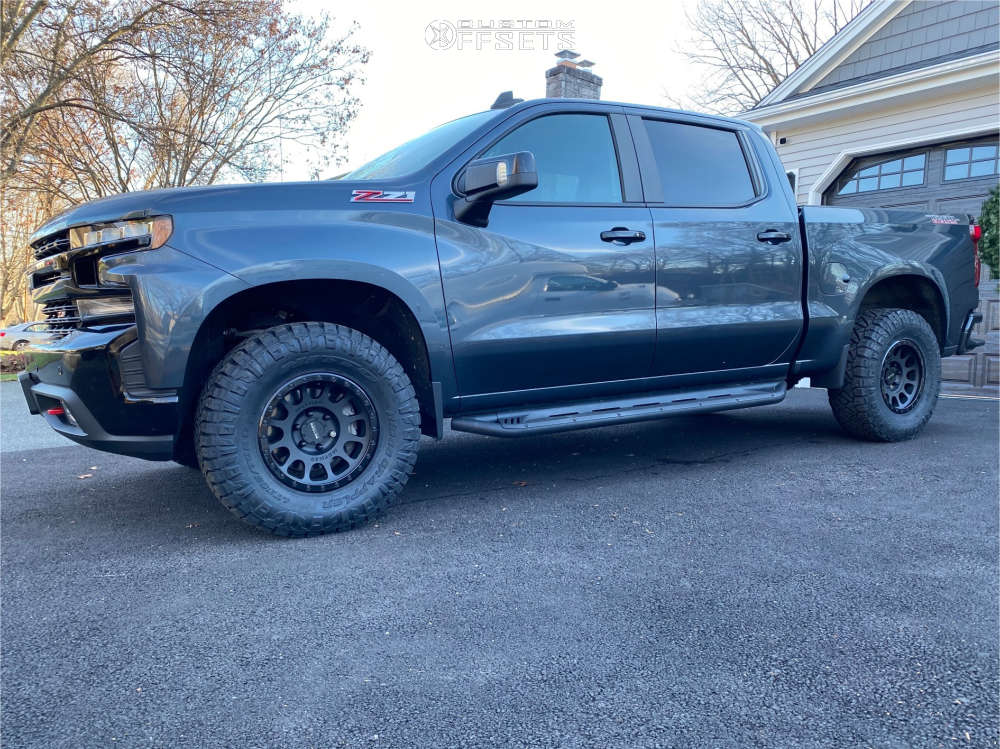 2020 Chevrolet Silverado 1500 with 17x8.5 0 Method Mr305 and 305/70R17 ...