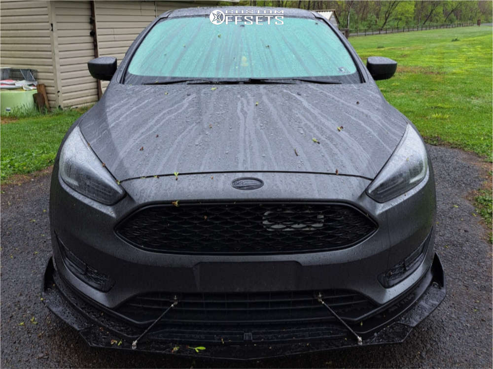2018 Ford Focus with 18x8.5 35 9SiX9 Six-1 and 235/40R18 Forceum Hexa-r ...