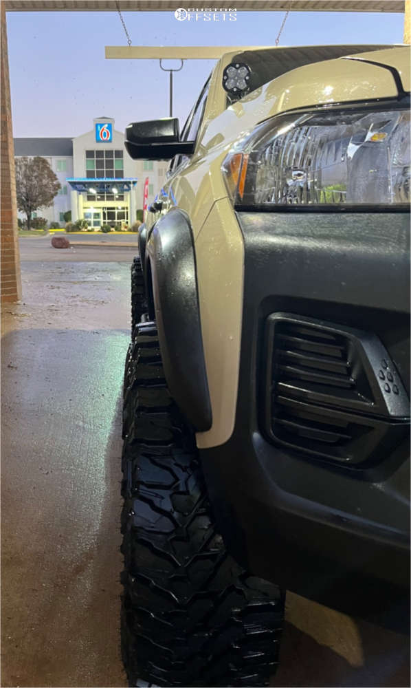 2023 Chevrolet Colorado with 17x8.5 -25 RRW Rr7-h and 35/12.5R17 ...