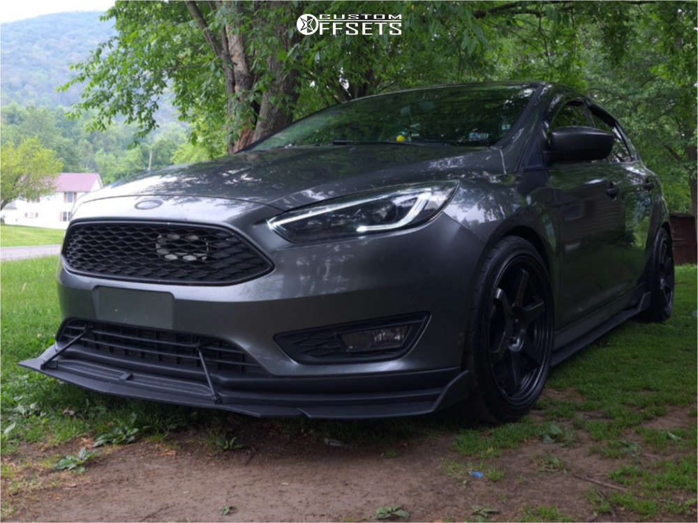 2018 Ford Focus with 18x8.5 35 9SiX9 Six-1 and 235/40R18 Forceum Hexa-r ...