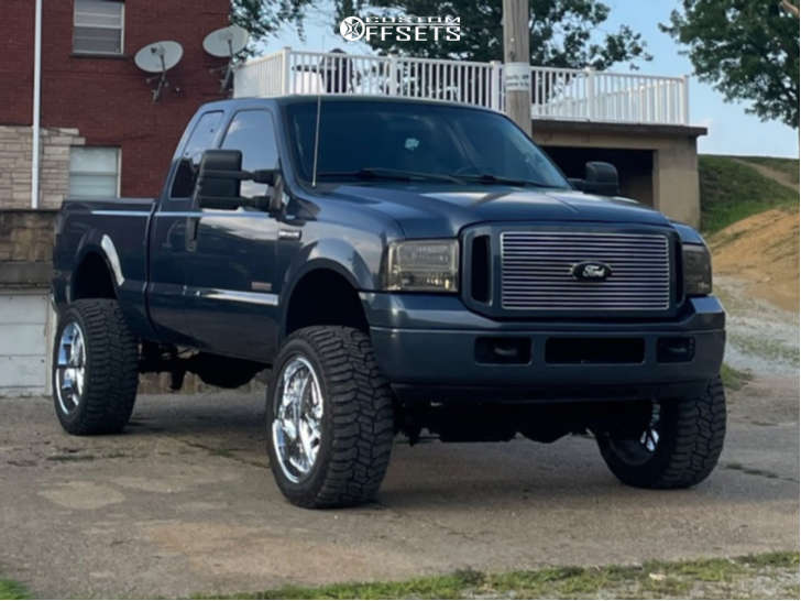 2001 Ford F-250 Super Duty with 22x12 -51 Fuel Triton and 35/12.5R22 ...