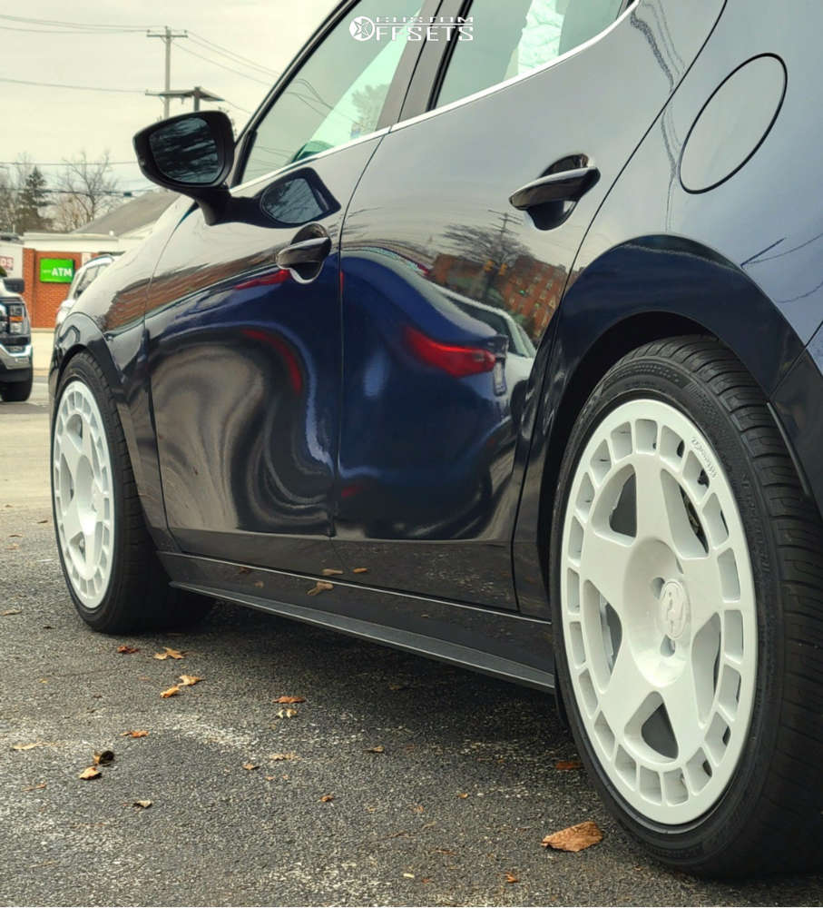 2022 Mazda 3 with 18x8.5 30 Fifteen52 Turbomac and 235/40R18 Vercelli ...