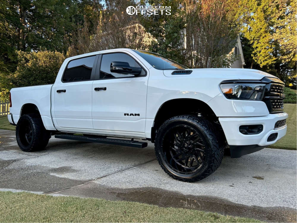 2023 Ram 1500 with 22x12 -44 TIS 544b and 33/14.5R22 Venom Power Terra ...