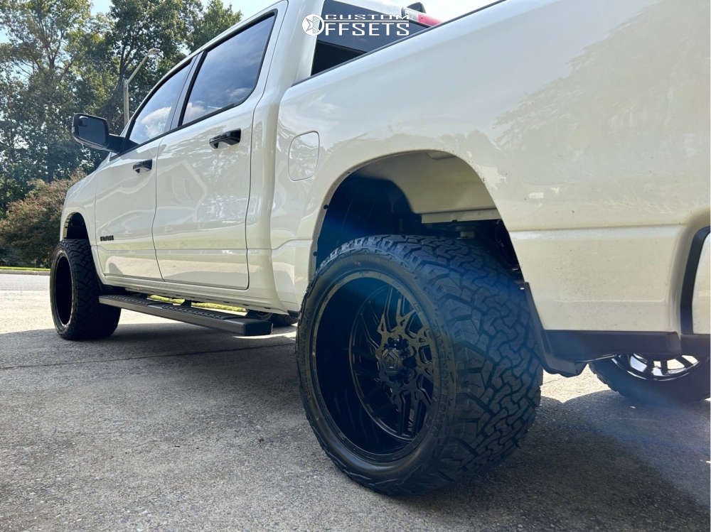 2023 Ram 1500 with 22x12 -44 TIS 544b and 33/14.5R22 Venom Power Terra ...