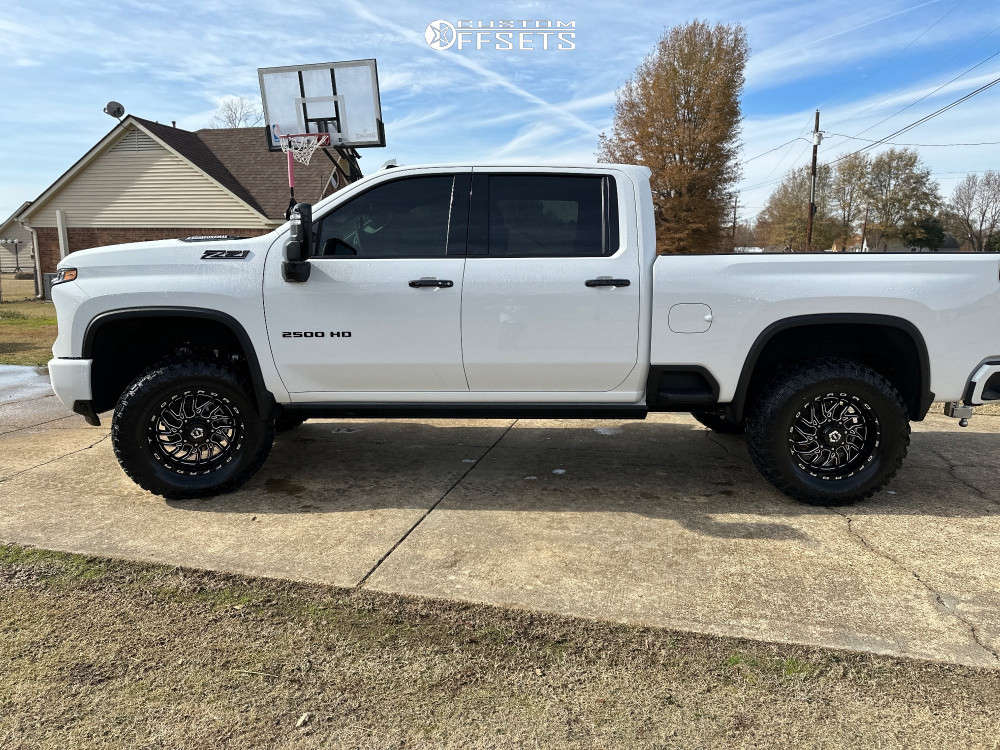2024 Chevrolet Silverado 2500 HD with 20x12 -44 TIS 544b and 37/12.5R20 ...