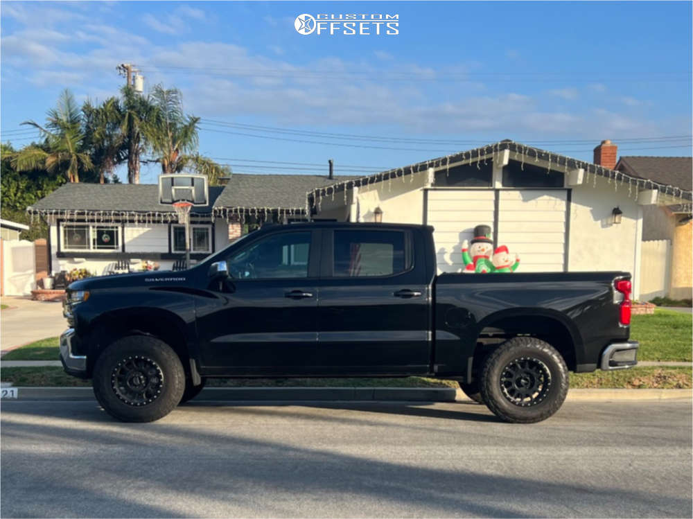 2021 Chevrolet Silverado 1500 with 18x9 0 Method Mr305 and 295/70R18 ...
