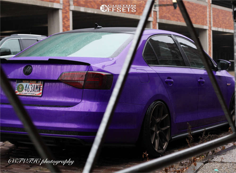 2016 Volkswagen Jetta with 18x8.5 35 Aodhan Aff7 and 215/35R18 Lexani ...