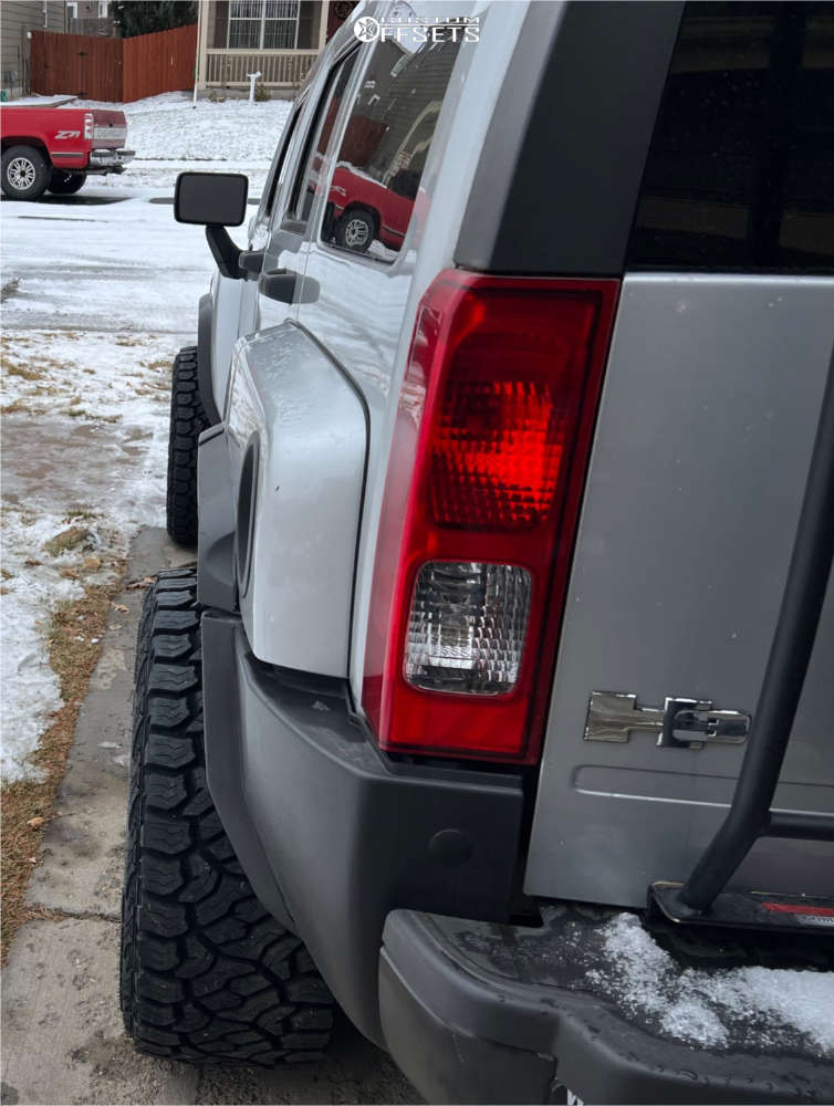 2009 Hummer H3 with 22x12 -51 ARKON OFF-ROAD Davinci and 33/12.5R22 ...