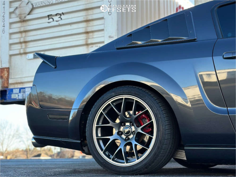 2008 Ford Mustang with 18x11 52 Apex Ec-7 and 305/30R18 Atlas Force Uhp ...