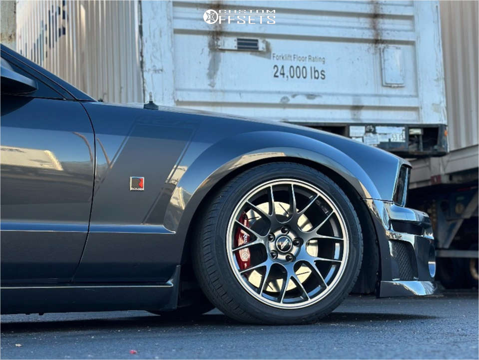 2008 Ford Mustang with 18x11 52 Apex Ec-7 and 305/30R18 Atlas Force Uhp ...