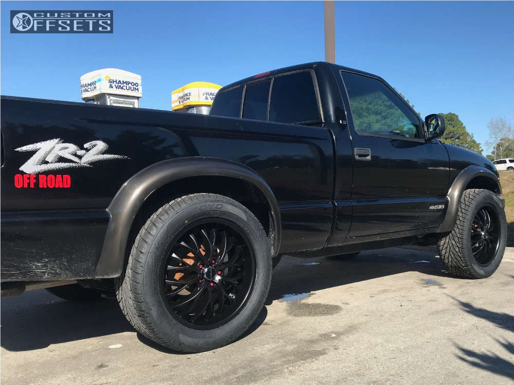 1999 Chevrolet S10 with 20x8.5 35 Helo HE890 and 285/50R20 Toyo Tires ...