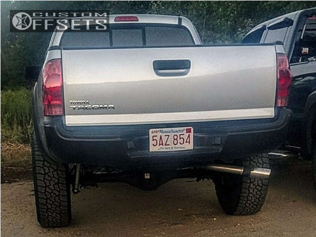 2005 Toyota Tacoma with 18x9 -12 Gear Off-Road Dominator and 265/70R18 ...