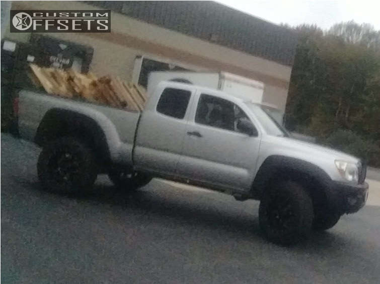 2005 Toyota Tacoma with 18x9 -12 Gear Off-Road Dominator and 265/70R18 ...