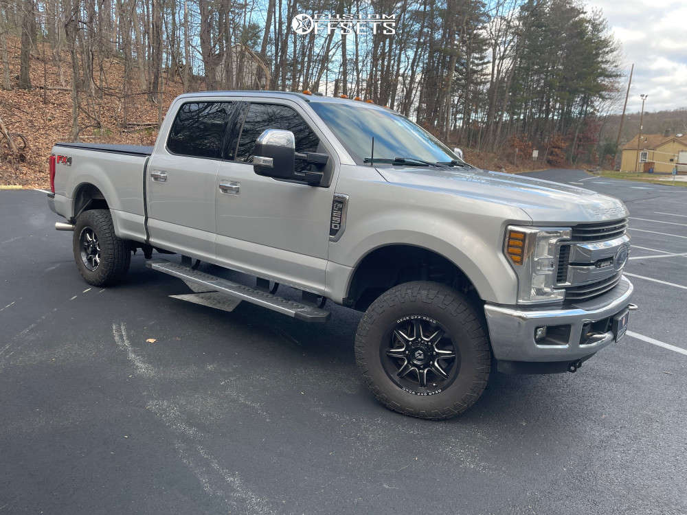2018 Ford F-250 Super Duty with 18x9 18 Gear Off-Road 765bm and 275 ...