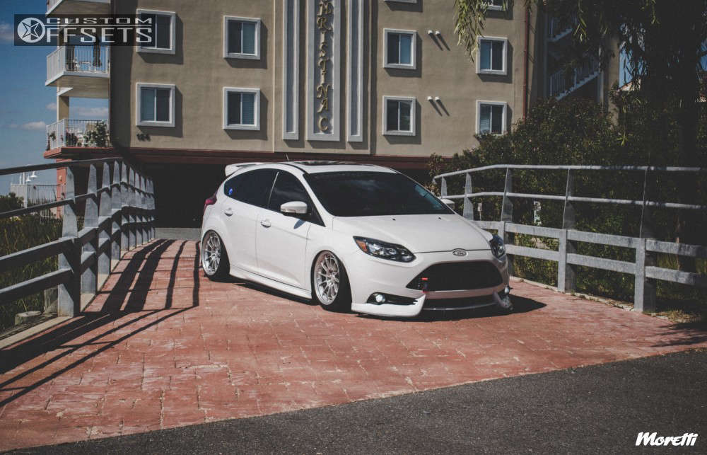 2014 Ford Focus with 18x9.5 40 Enkei Nt03 and 235/40R18 Nitto Invo and ...