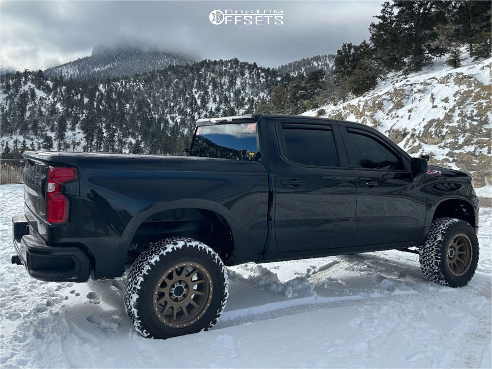 2023 Chevrolet Silverado 1500 with 20x10 -24 Method Mr605 and 35/12 ...