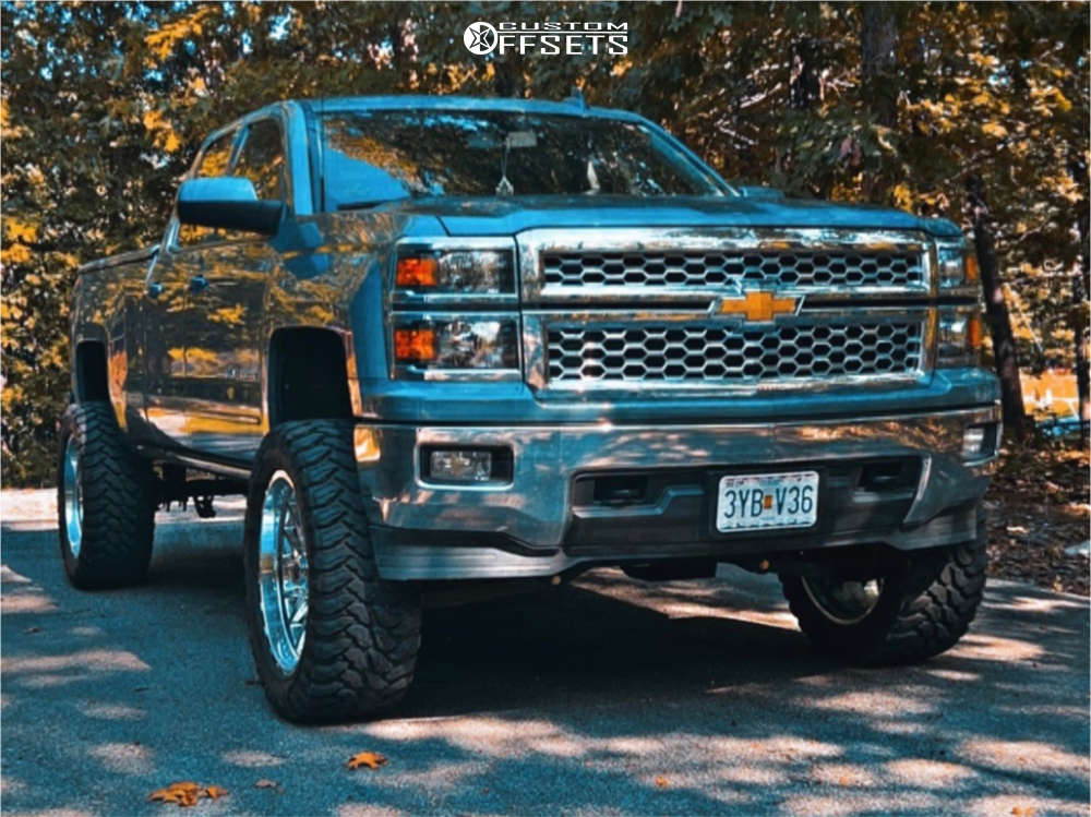 2015 Chevrolet Silverado 1500 with 22x10 -19 TIS 547c and 35/12.5R22 ...